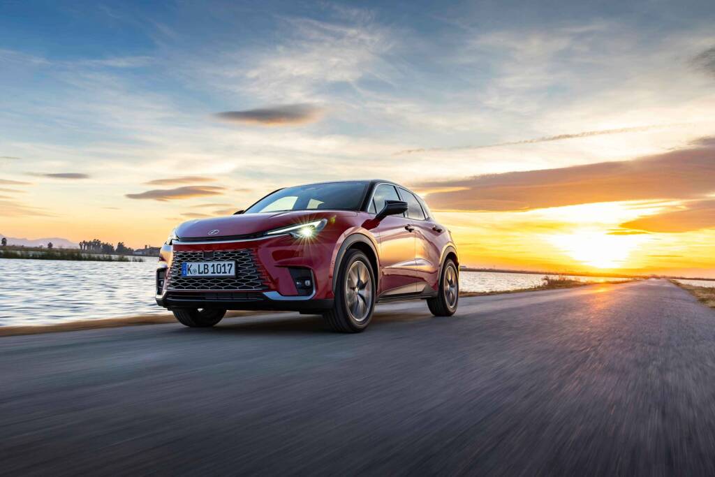 Lexus LBX Premium Segmentin Yeni Fenomeni Olmaya Geliyor